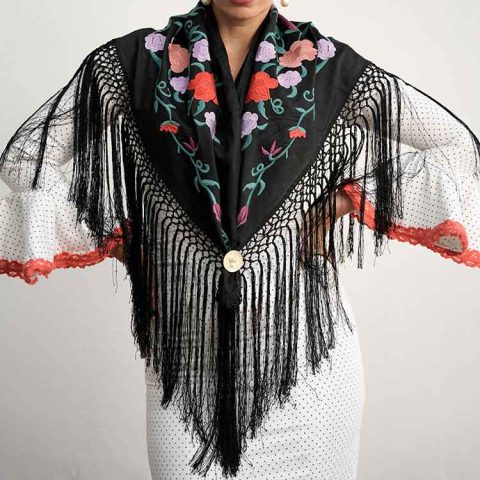 Mantoncillos de Flamenca | Elegancia y Tradición para tu Traje